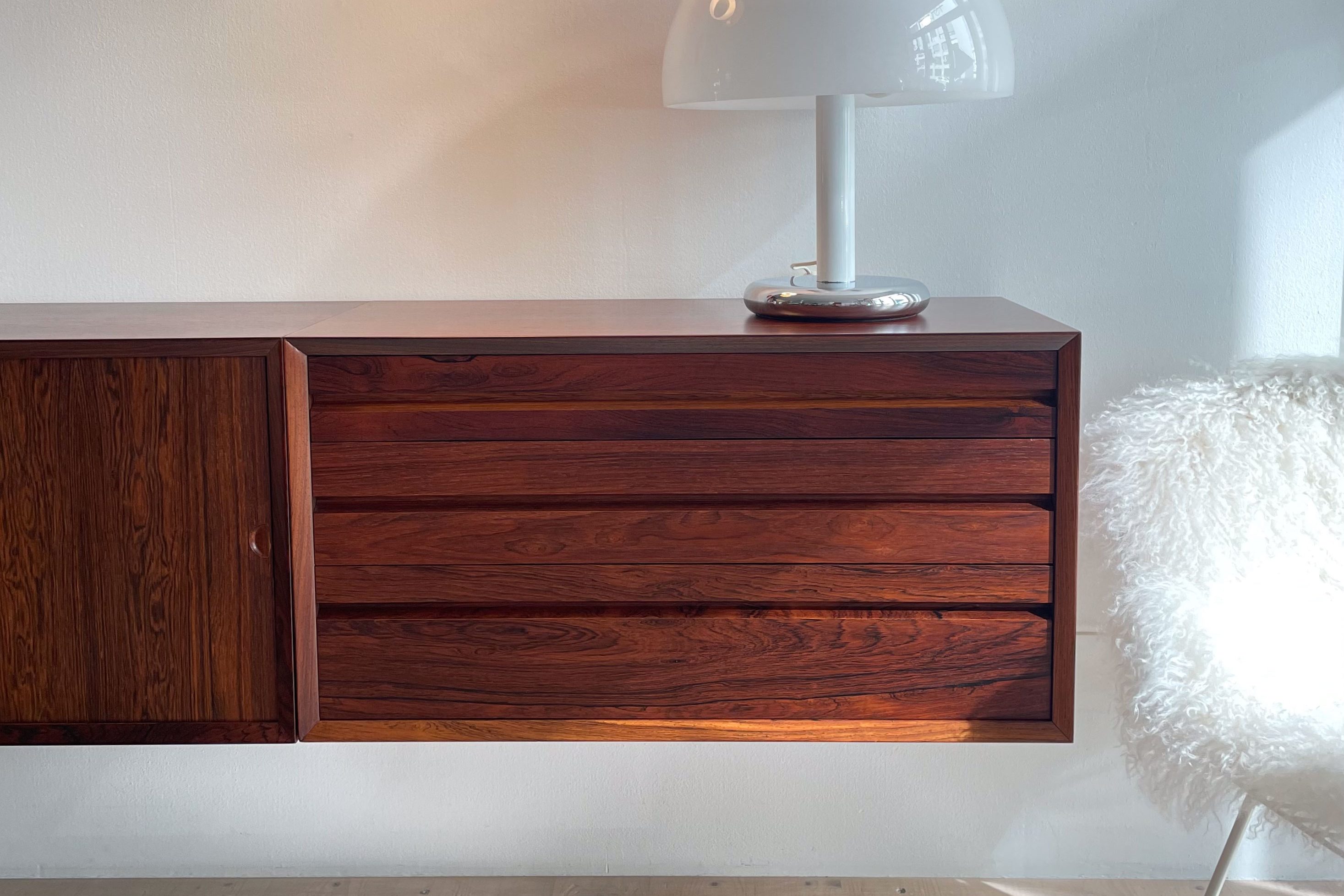 Floating sideboard in Palisander.