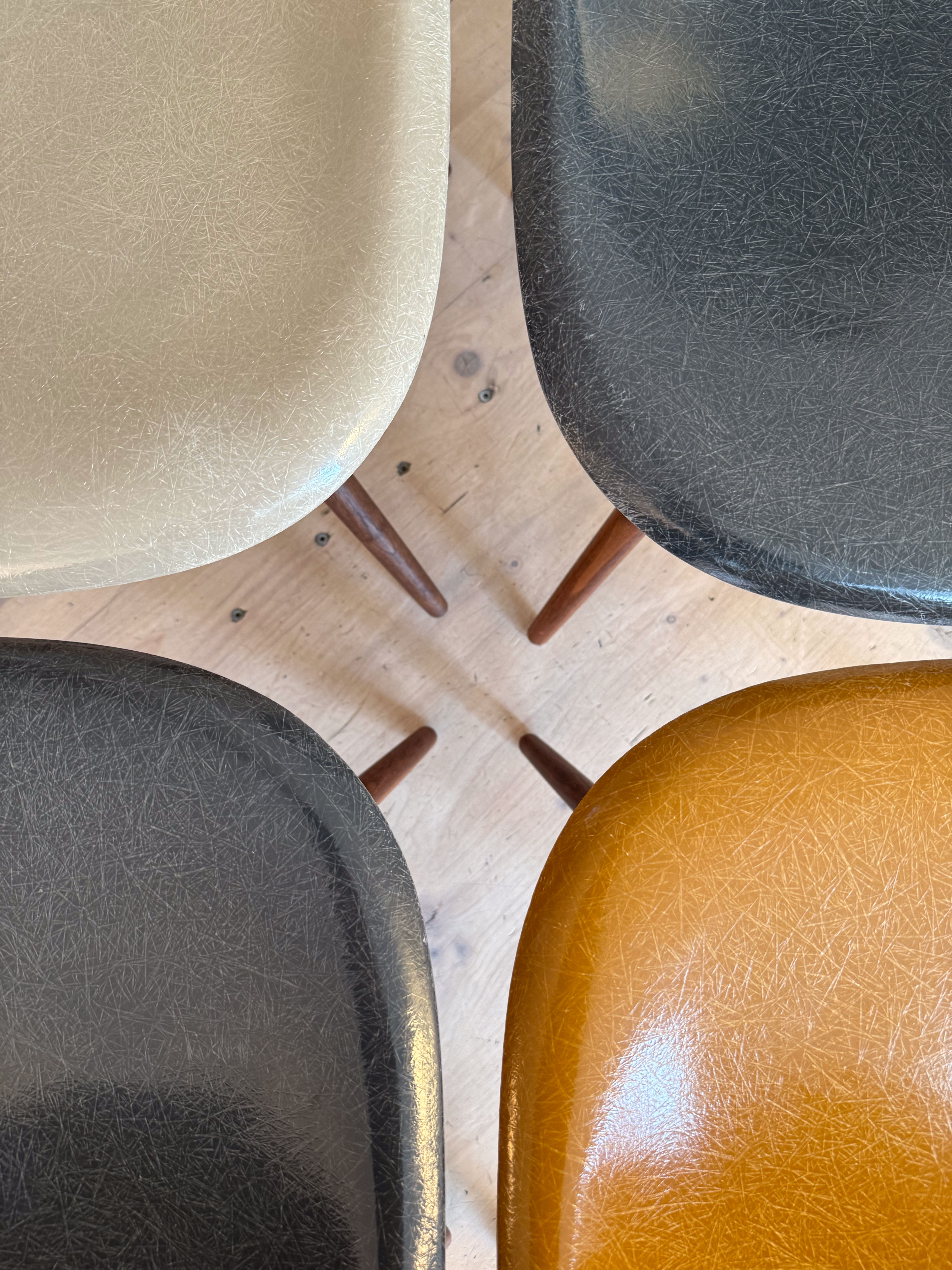 Hermann Miller Fibreglass Side Chairs in Various Shades. Vintage from ...